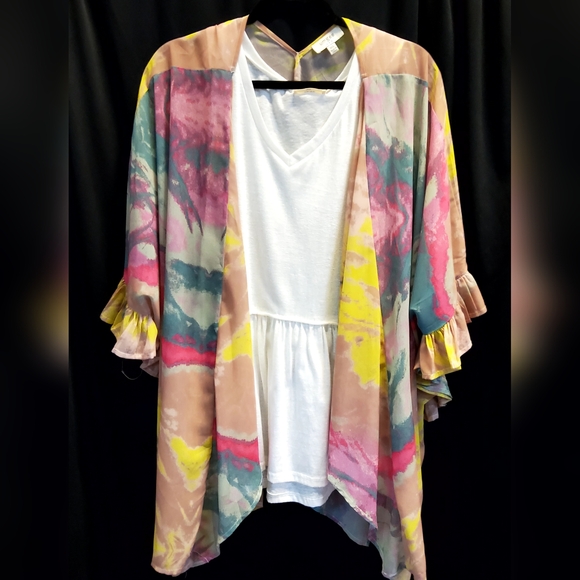 Umgee | Tops | Umgeeentro White V Neck Ruffled Bottom Blouse With ...